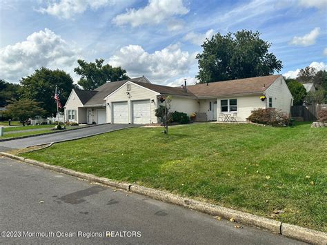 13 Scenic Drive Freehold Nj 07728 Compass