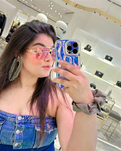 Gurmehar Kaur 🖤🤍 Instagram