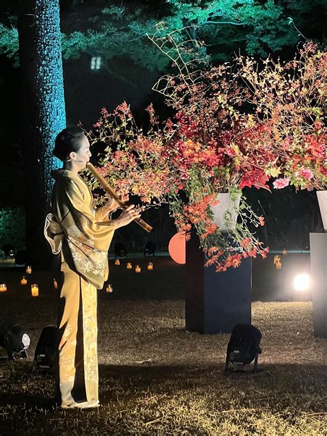 尺八奏者辻本好美東京都庭園美術館新館ロビー及び野外庭園にて出演 伝統芸能企画制作オフィス 古典空間