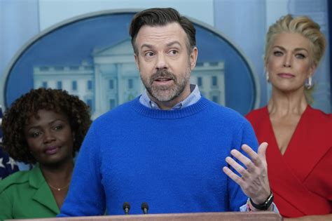 ‘ted Lasso Cast Visits White House To Discuss Mental Health Us Weekly
