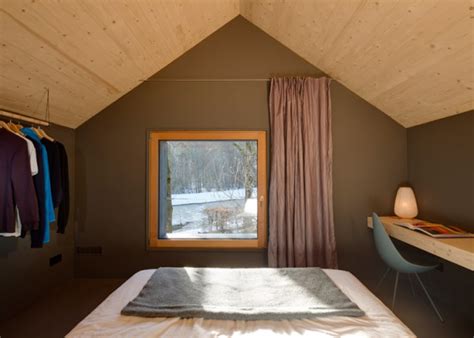 Holzhaus Am Auerbach House Has Projecting Terraces