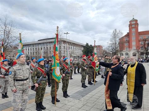 В Плевен се състоя Богоявленски водосвет на бойните знамена Утро