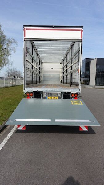Projecten Hertoghs Carrosserieën City schuifzeil oplegger voor South Trading B V