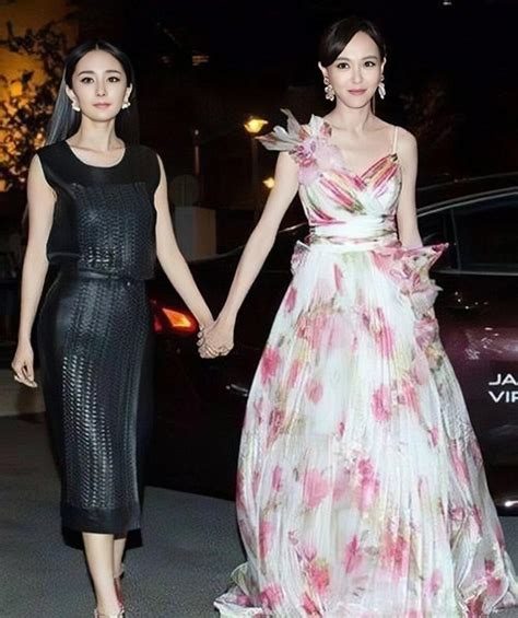 唐嫣、杨幂罕见同框！离婚的穿黑裙化烟熏妆，已婚的穿花裙好幸福 360娱乐，你开心就好