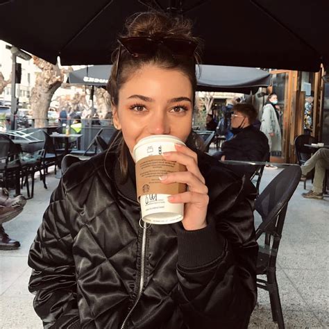 İlay Sunday Mood ☀️🕶️🐥 Instagram