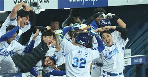 포토 김헌곤 퍼포먼스 킹 군단