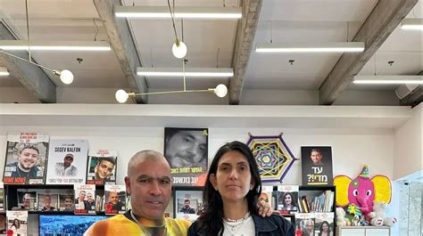 פיני בלילי בכיכר החטופים לא עוצרים עד שכולם בבית וואלה ספורט