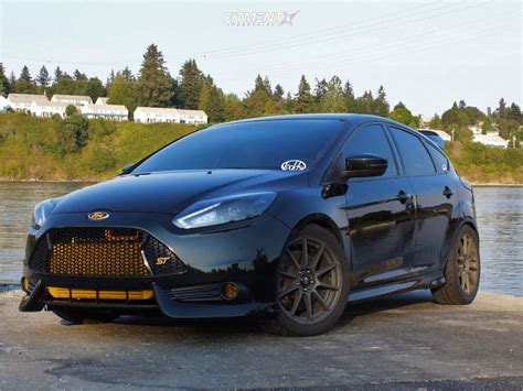 2014 Ford Focus St With 18x8 Sparco Assetto Gara And Hankook 245x40 On