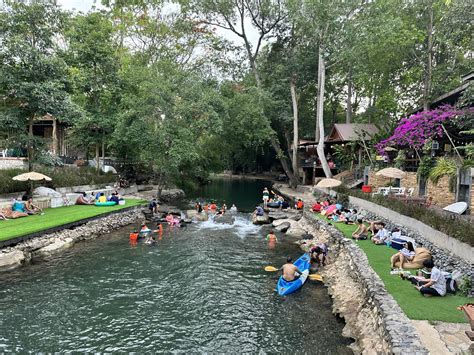 โรงแรมเขาใหญ่คีรีธารทิพย์รีสอร์ท