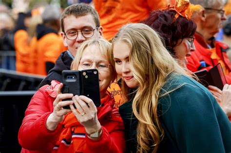 Prinses Alexia Onze Poseerqueen Weet Wat Ze Doet All Things Amalia