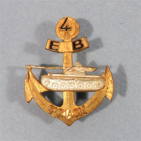 INSIGNE MILITAIRE DU 5 ème REGIMENT INTERARMES D OUTRE MER 5 RIAOM 4