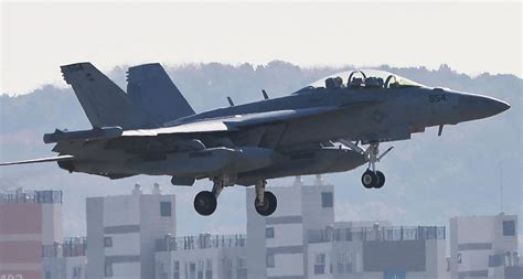 Le Due Coree Ai Ferri Corti Pyongyang Mobilita 180 Jet Seul 80 Caccia
