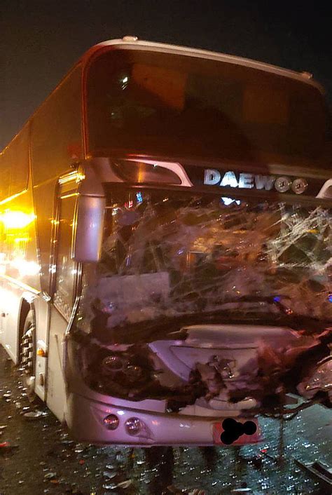 國道一號北上麻豆路段 3車追撞5傷送醫 中華日報 中華新聞雲