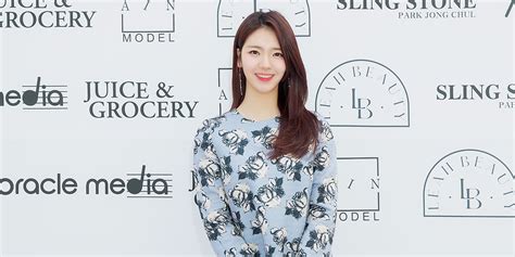 [포토] 기상캐스터 김민지 날씨요정의 화사한 미소 슬링스톤 패션쇼 Bnt뉴스