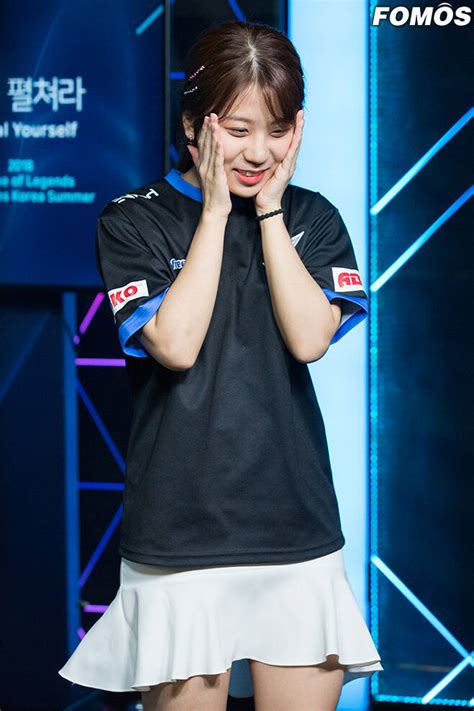 포토 롤챔스 박지선 통역 아직도 카메라 앞은 부끄러워요
