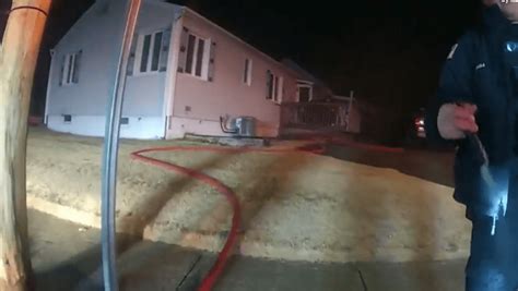 Usa Video Zeigt Haus Explosion Bei Feuerwehreinsatz