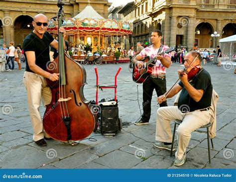 Gipsy Street Musicians In Italy Editorial Image Image Of Italian