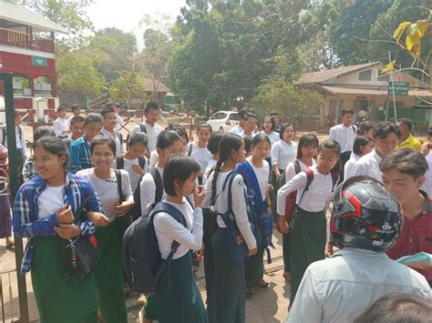 ကျိုက်ထိုမြို့နယ်တွင် တက္ကသိုလ်ဝင်တန်းစာမေးပွဲ တတိယနေ့ သင်္ချာဘာသာရပ် အေးချမ်းစွာဆက်လက်ဖြေဆို