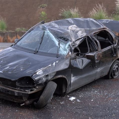 Mulher é Ejetada De Carro Em Acidente Na Pr 445 E Motorista é Preso