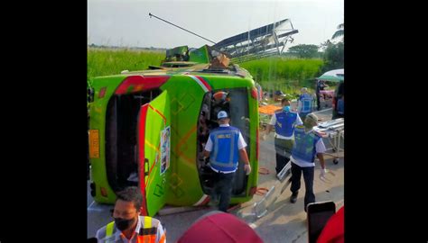 Sopir Bus Kecelakaan Maut Di Tol Sumo Ditetapkan Tersangka Suara Surabaya
