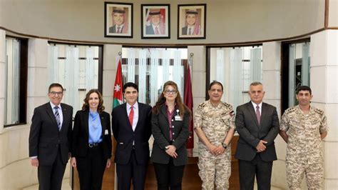 وفد من كلية الدفاع الوطني يزور جامعة الشرق الأوسط