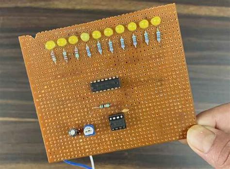 Led Chaser Circuit Using 555 Timer Ic And Cd4017