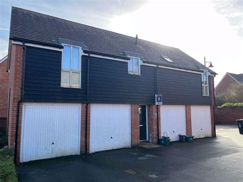 Allen Road Shaftesbury Sp7 2 Bed Coach House £175000