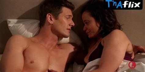 Judy Reyes Sexy Scene In Devious Maids