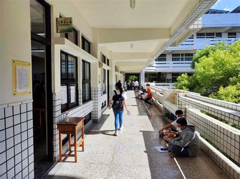 漾新聞大學學測高雄考區一考生癲癇發作倒地昏迷送醫
