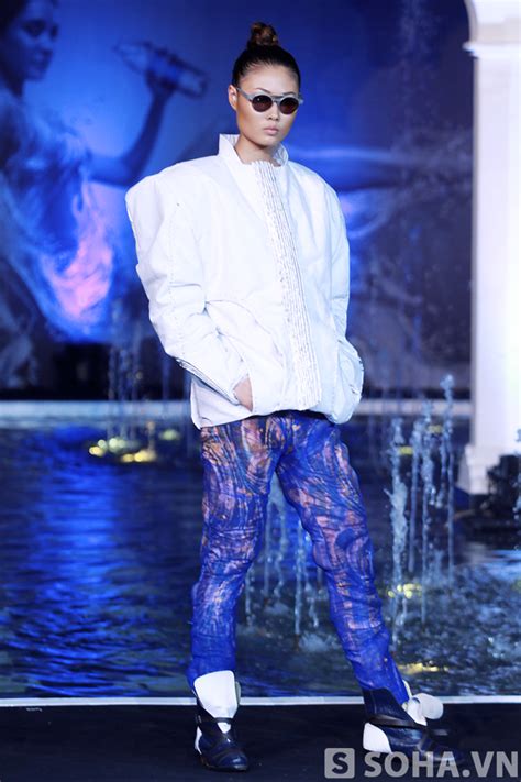 Thuỳ Trang đắt show sau sự cố ảnh sex