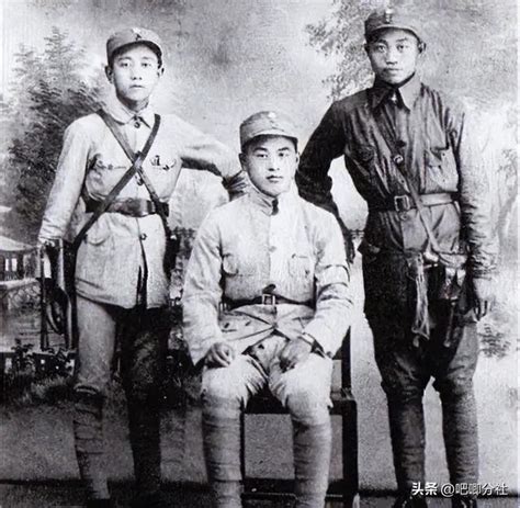 2位大軍區副司令沒能解決地方問題，這位軍長解決，6年後升副國級 每日頭條