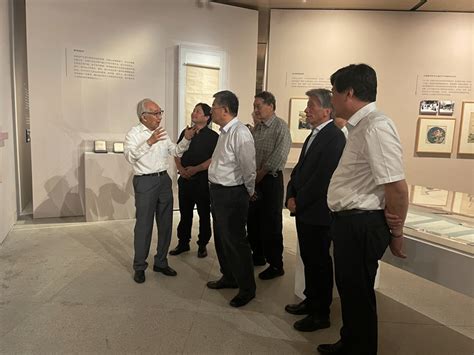 高雨中秋节看望慰问参事、馆员图集 国务院参事室