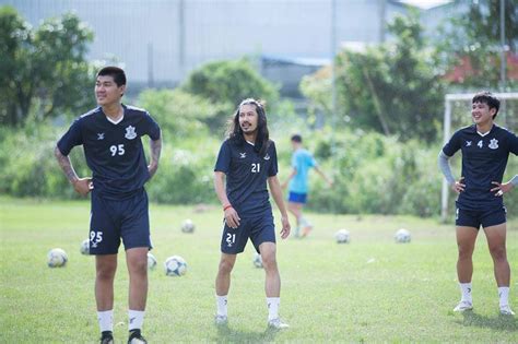 ពិសេស ក្រៅ ពី ចេន មាន តារា ចម្រៀង ម្នាក់ ទៀត ក៏ ក្លាយ ជា សមាជិកថ្មី របស់ ក្រុម បាល់ទាត់