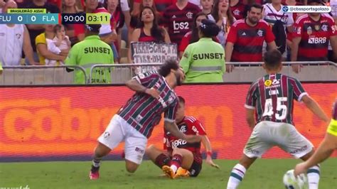 VÍDEO Marcelo faz o túnel sorri para adversário e leva entrada de