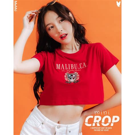 Hashtag เสื้อยืดแขนสั้นครอป Memo ทรงผู้หญิง รุ่น Malibu สินค้าลิขสิทธิ์