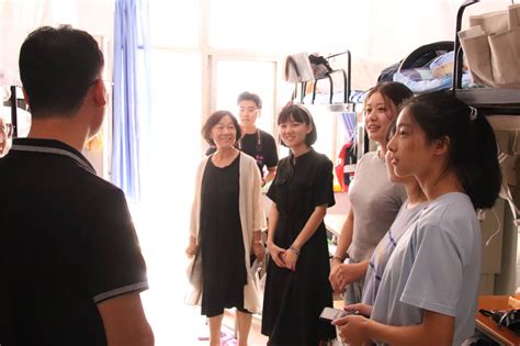 走访新生宿舍 传递文法真情 烟台理工学院文法学院