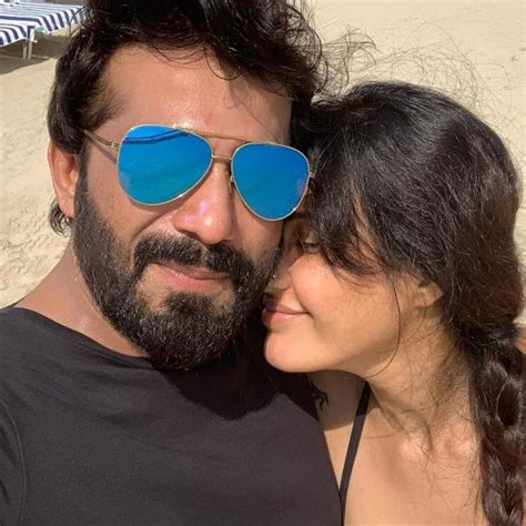 Kamya Punjabi Wedding Pictures And Some Facts You Need To Know
