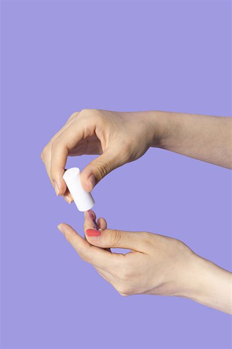 뷰티핸즈매니큐어 바르는 핸즈 사진 이미지 유토이미지 상세페이지 베이직샵 사진 22138164