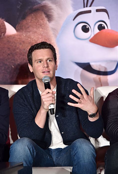Frozen 2 Star Jonathan Groff Asks Why Everyones Laughing At Kristoffs Song