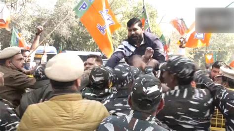 Delhi Bjp Workers Protest Outside Aap Office Against Cm Arvind