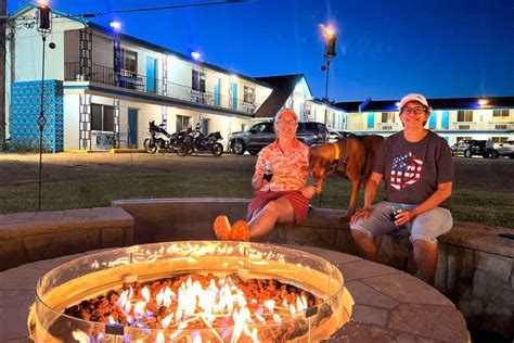 Roadrunner Lodge Motel