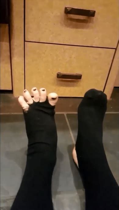 Lindsey Stirlings Feet