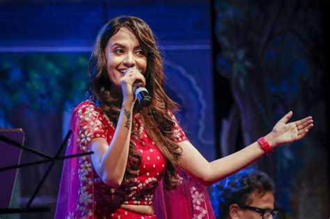 केतकी माटेगावकरचं पहिलं लग्न कोणाबरोबर झालंय जाणून घ्या Marathi