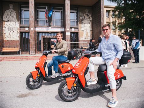 Foto Študenti Trenčianskej Univerzity Si Už Môžu Naplno Užívať E