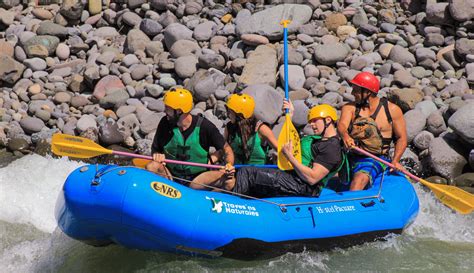 Class Iv Whitewater Rafting On The Pacuare River Travel Shark