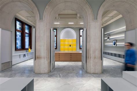 Alex Cochrane Architects Designs Shops To Embrace The Elegant Proport