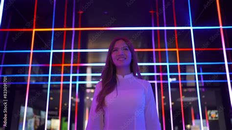 Vidéo Stock Portrait Of Asian Vietnamese Woman With Vietnam Dress And