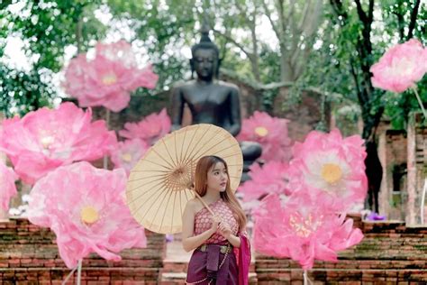 แต่งชุดไทย ไปถ่ายภาพ ที่งาน Nasatta Summer Flower Carnival 2 ที่ ณ