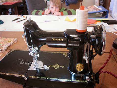 Cheeky Cognoscenti Sewing Machine Review The Iconic Singer Model 221
