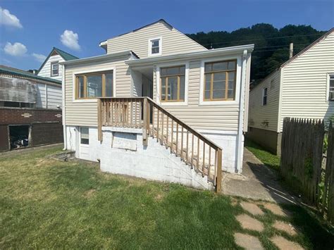 227 Main St Follansbee Wv 26037 House Rental In Follansbee Wv